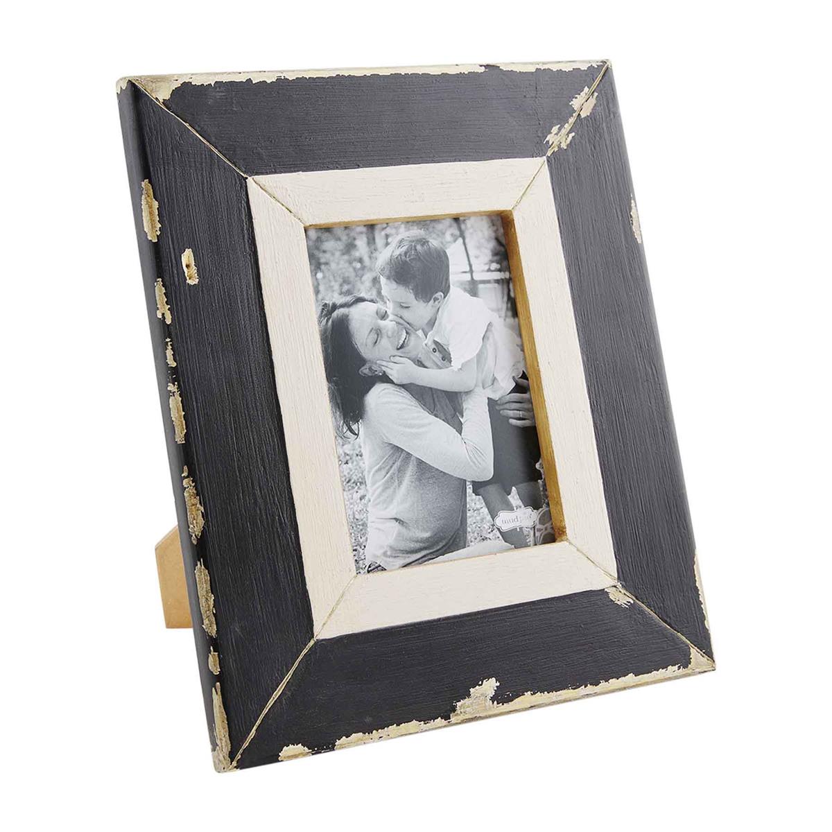 5x7 Black and White Picture Frame – Not Too Shabby